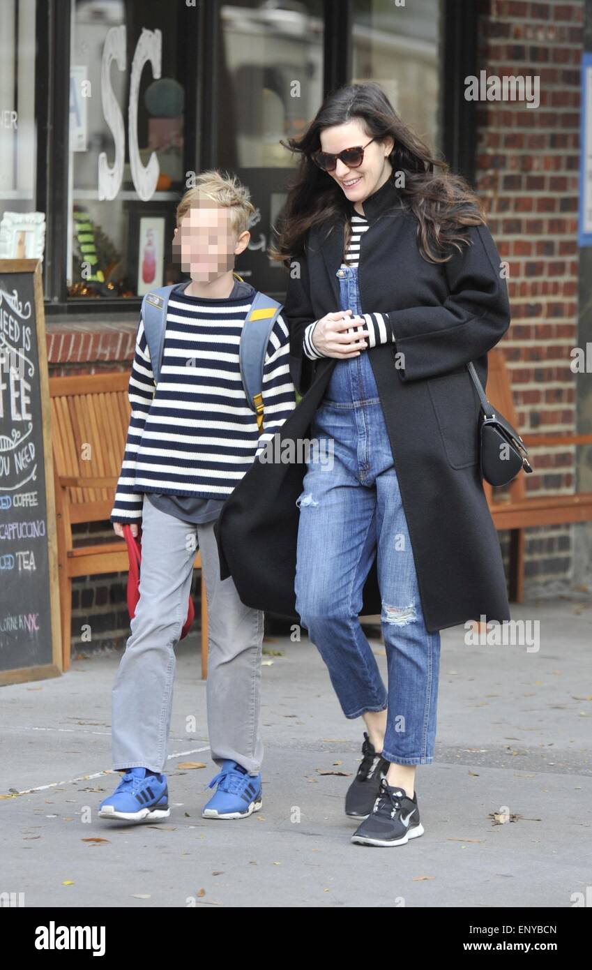 Pregnant Liv Tyler walking her son, Milo to school in Manhattan ...