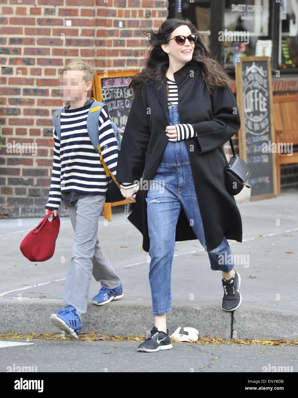 Pregnant Liv Tyler walking her son, Milo to school in Manhattan ...