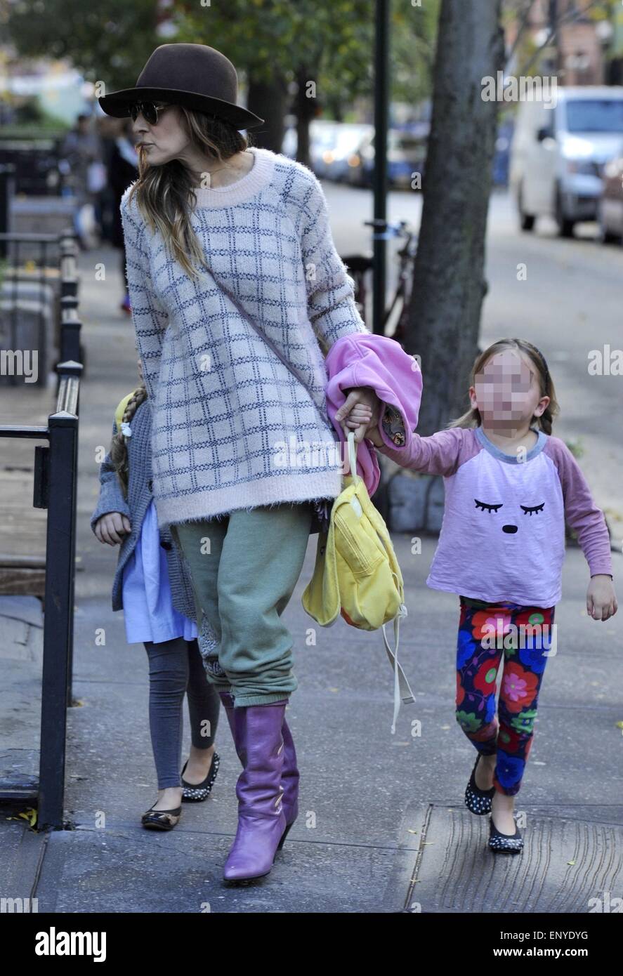 Sarah Jessica Parker takes her twin daughters Tabitha and Marion ...