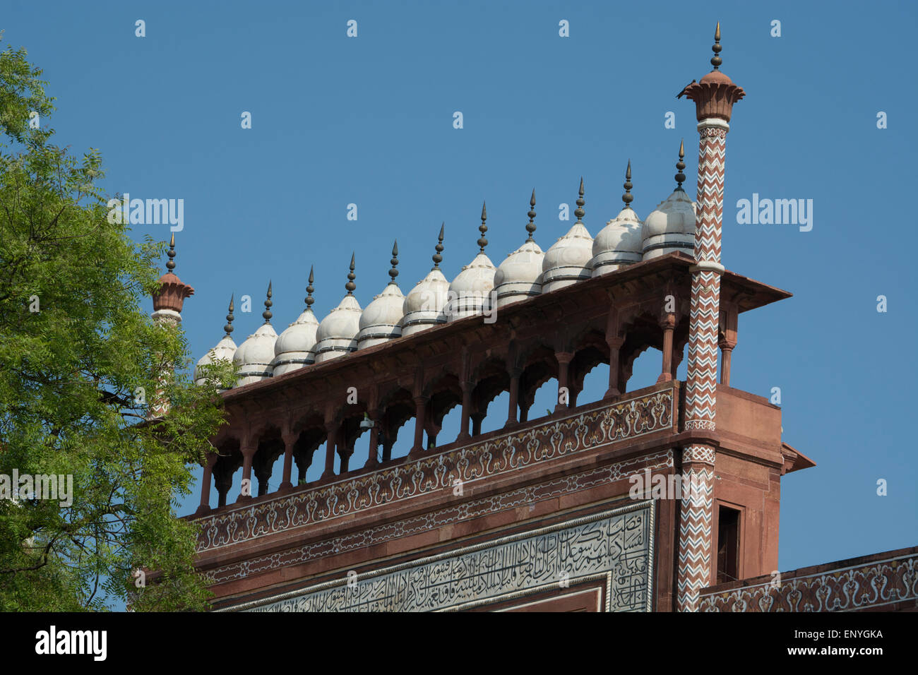 India, Agra, Taj Mahal. Famous landmark memorial to Queen Mumtaz Mahal ...