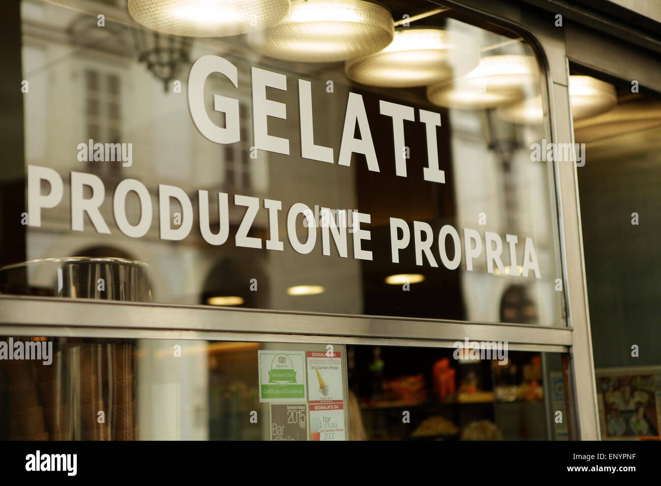 Gelato shop italy hi-res stock photography and images - Alamy