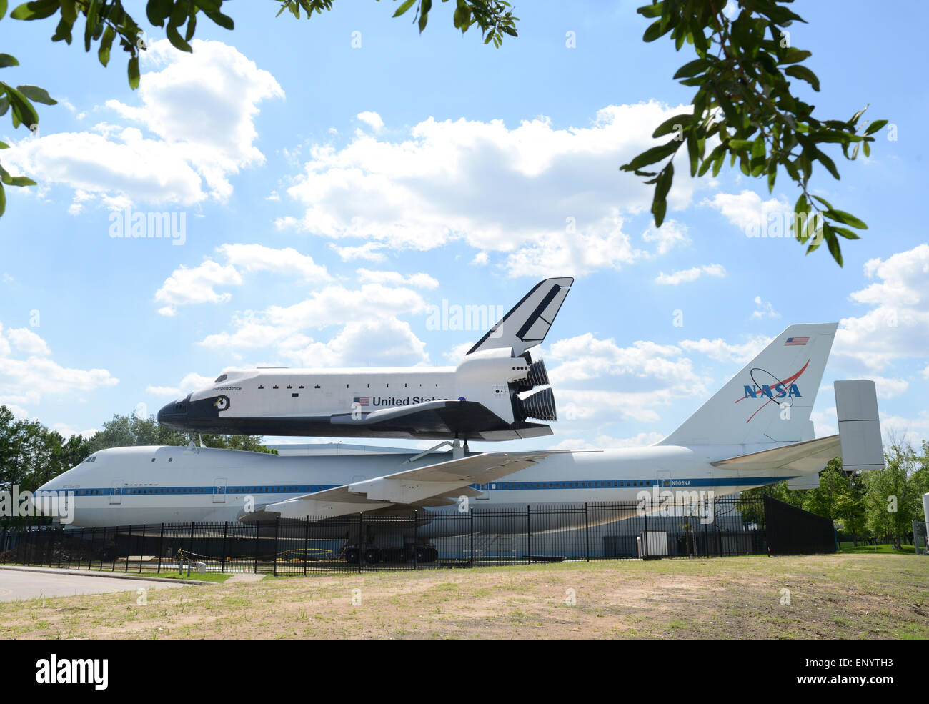 Space shuttle on boeing 747 hi-res stock photography and images - Alamy