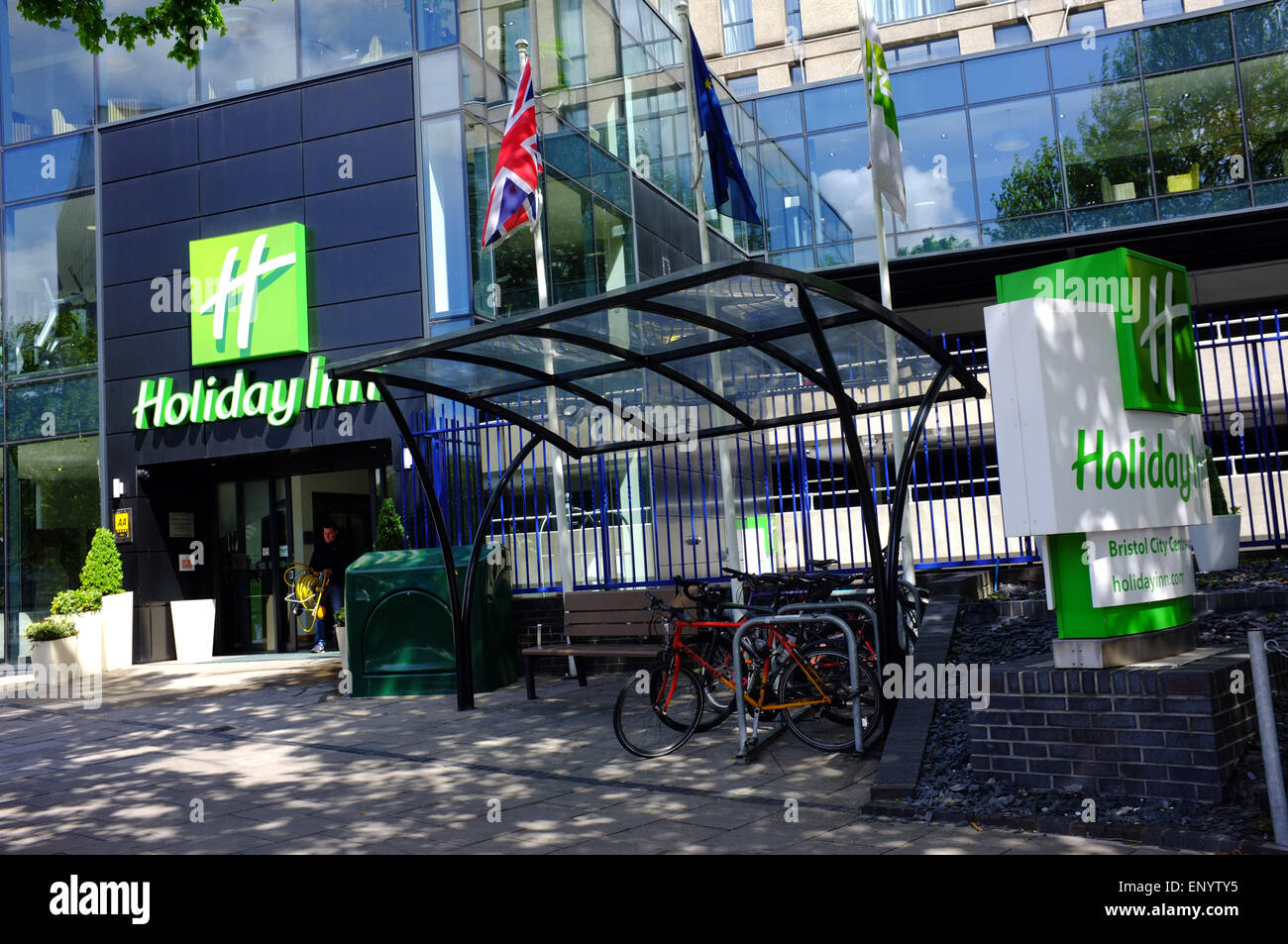 Holiday inn signs hi-res stock photography and images - Alamy
