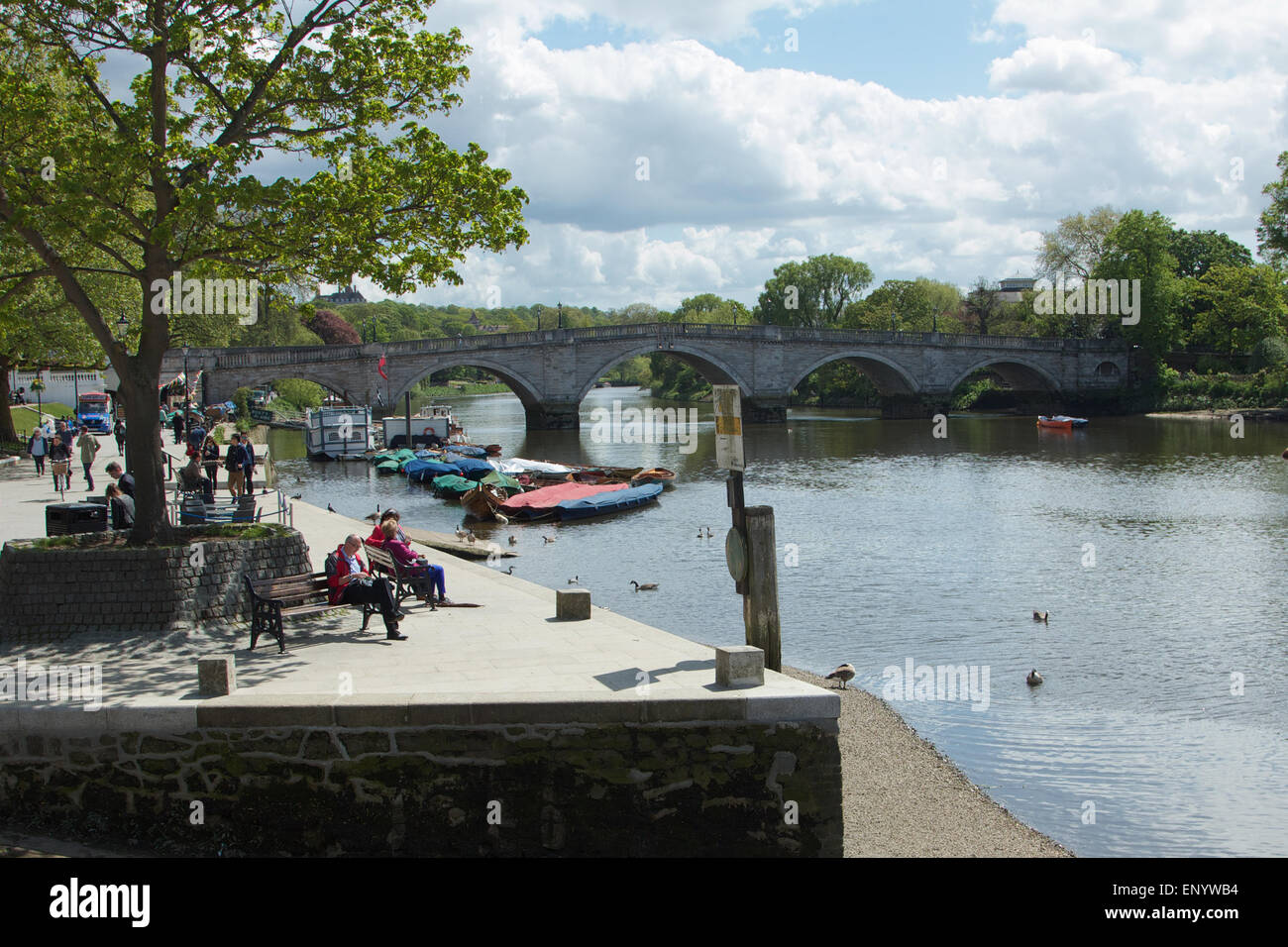 Richmond Bridge crossing the River Thames,Surrey, England Stock Photo ...