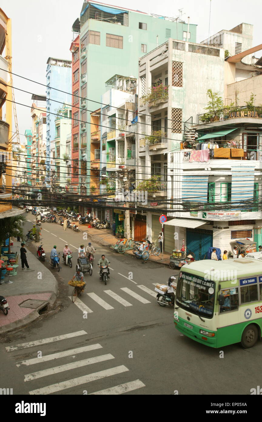 Everyday scene in the city of Hanoi in Vietnam Stock Photo - Alamy