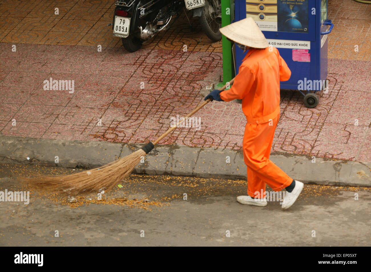 Everyday scene in the city of Hanoi in Vietnam Stock Photo - Alamy