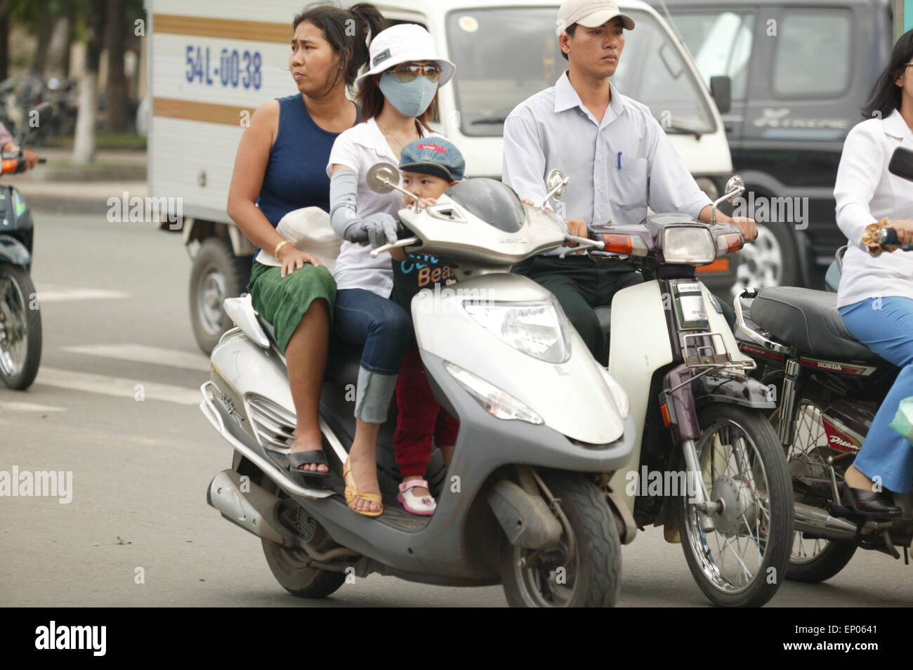 Everyday scene in the city of Hanoi in Vietnam Stock Photo - Alamy