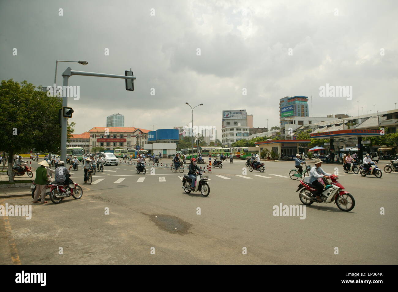 Everyday scene in the city of Hanoi in Vietnam Stock Photo - Alamy