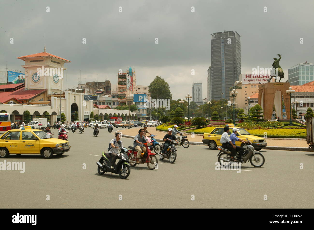 Everyday scene in the city of Hanoi in Vietnam Stock Photo - Alamy