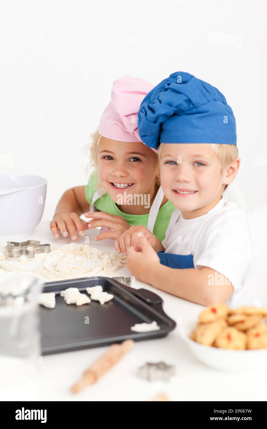 Children bake chefs hat hi-res stock photography and images - Alamy