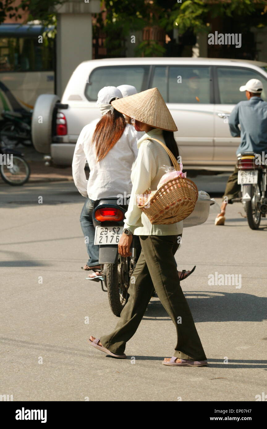 Everyday scene in the city of Hanoi in Vietnam Stock Photo - Alamy