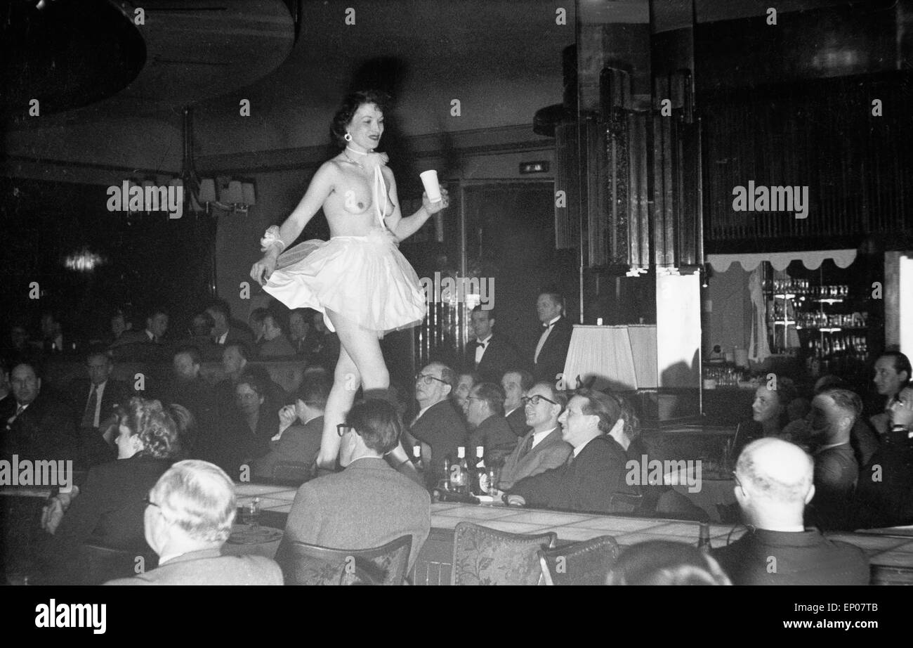 Nacktbar hi-res stock photography and images - Alamy