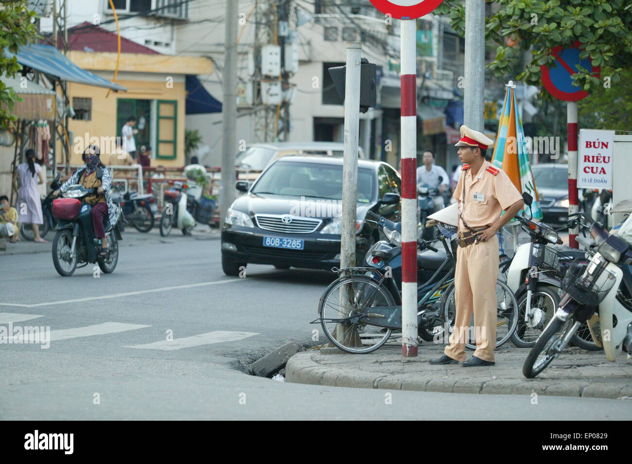 Everyday scene in the city of Hanoi in Vietnam Stock Photo - Alamy
