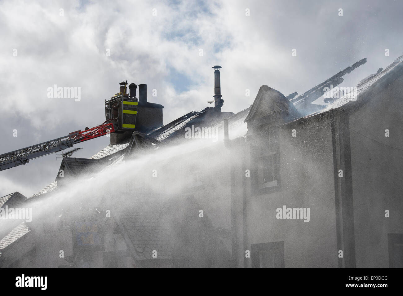 Selkirk / Yarrow Valley, UK. 12 May 2015. FIRE - Gordon Arms Hotel Fire ...