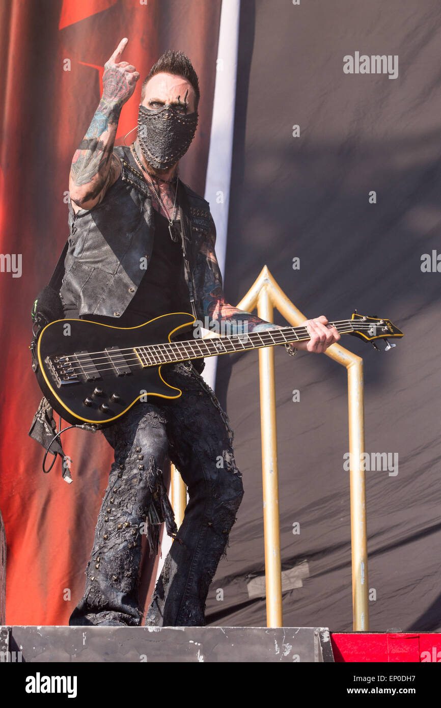 Travis johnson in moment performs hi-res stock photography and images ...