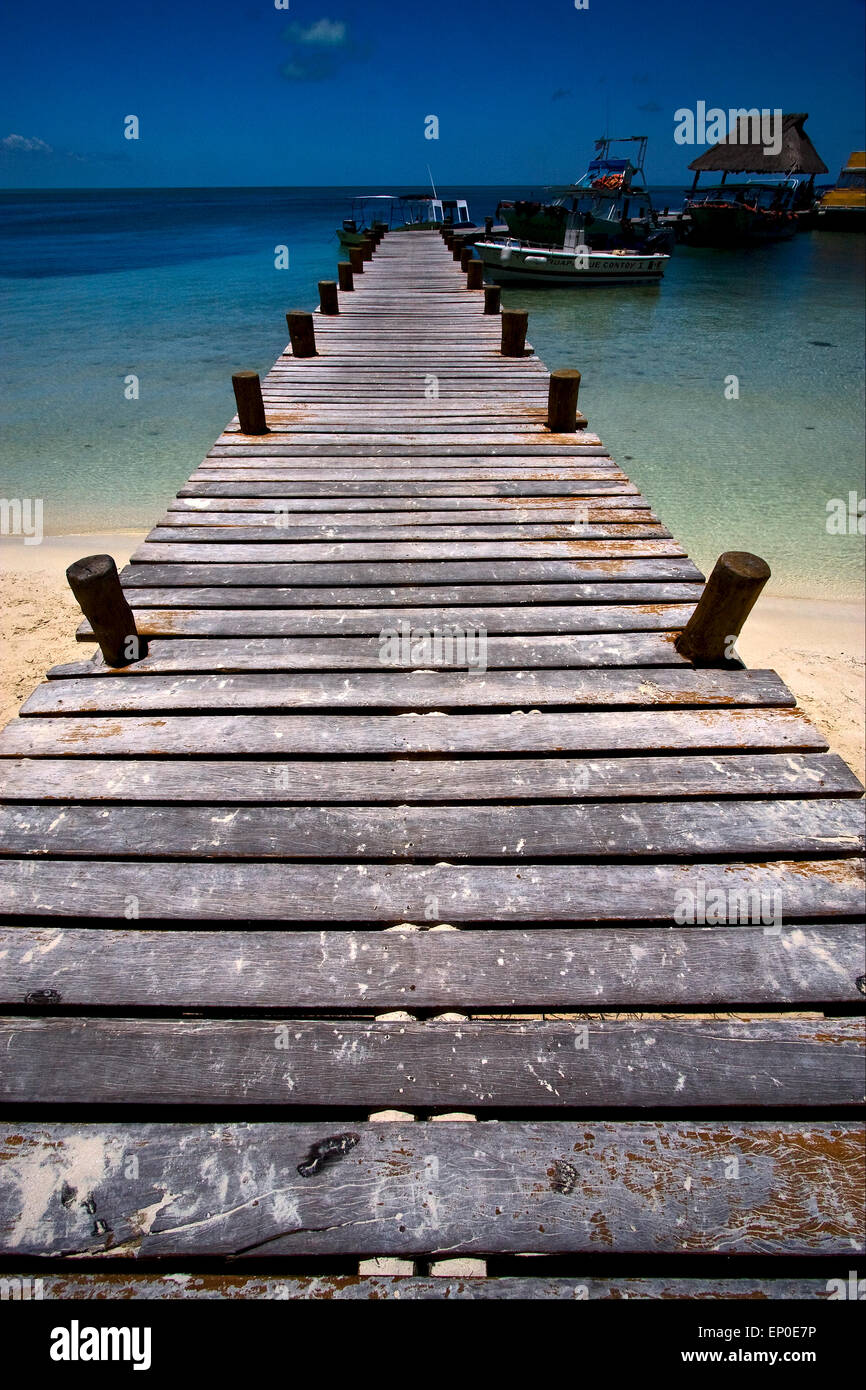 Pontile pontile in legno hi-res stock photography and images - Alamy