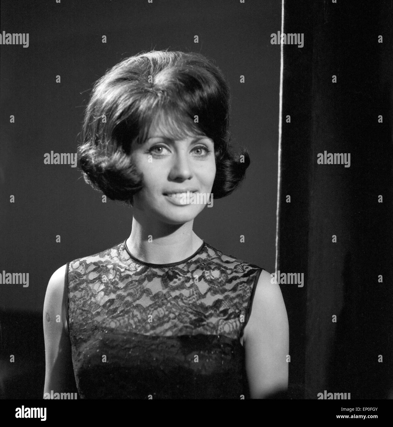 Deutsche Schlagersängerin Margot Eskens, ca. 1958. German singer Margot ...