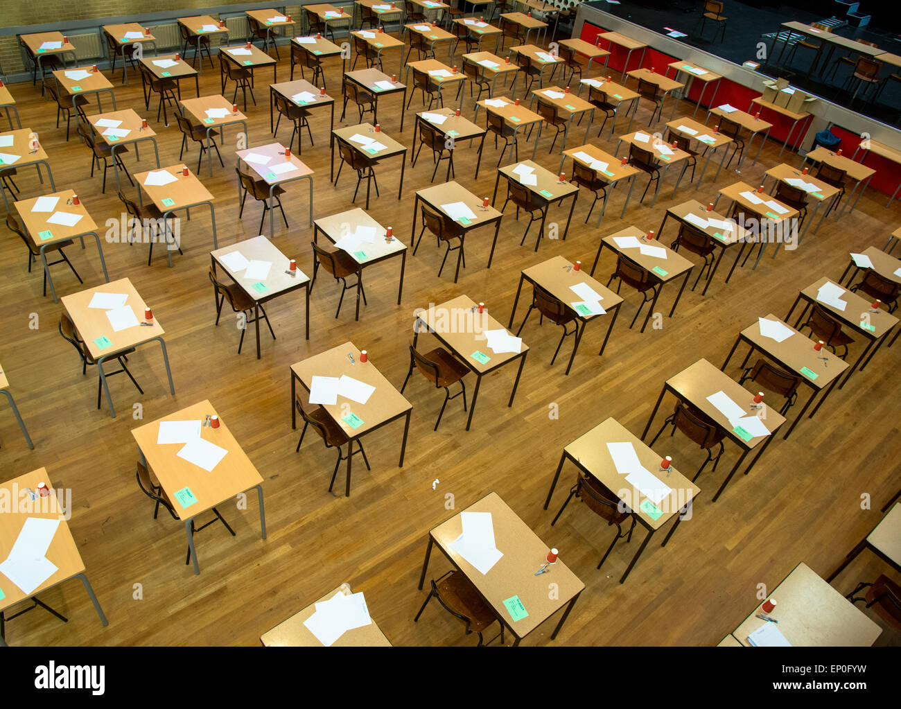 Tables row hi-res stock photography and images - Alamy
