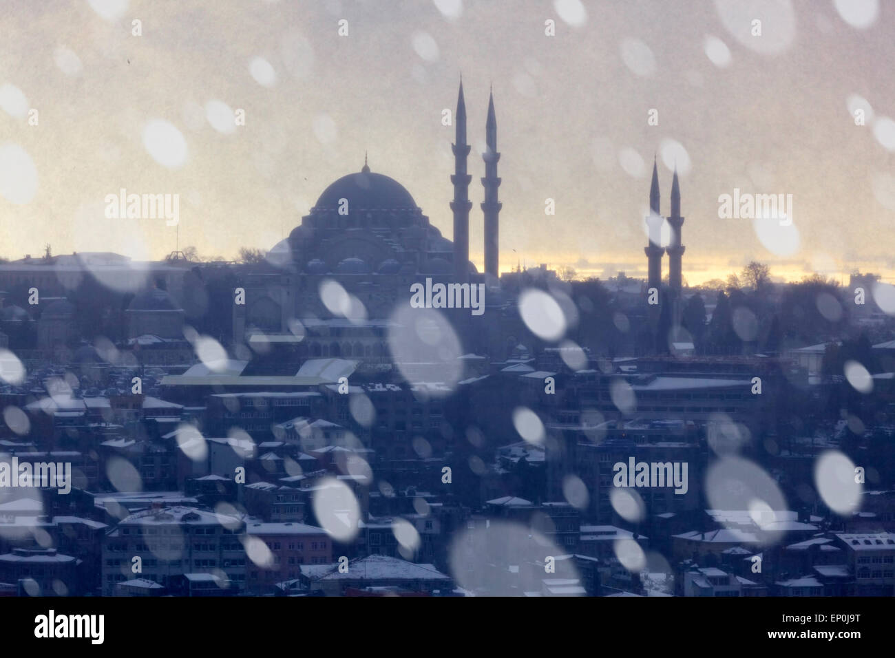 Istanbul snow hi-res stock photography and images - Alamy