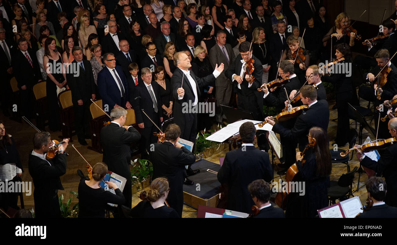 The North German Radio Symphony Orchestra of Hamburg conduced by Thomas ...