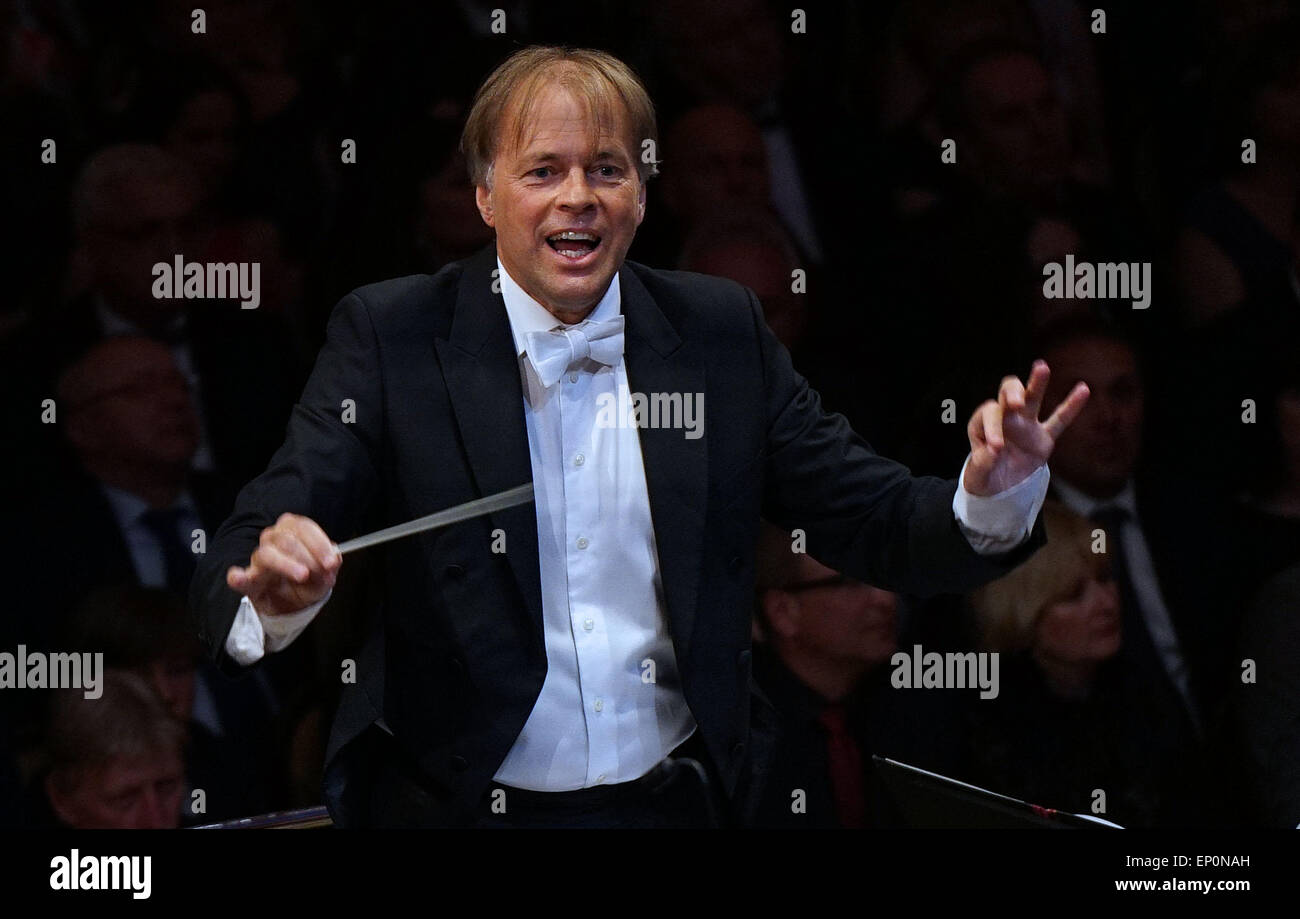 The North German Radio Symphony Orchestra of Hamburg conduced by Thomas ...