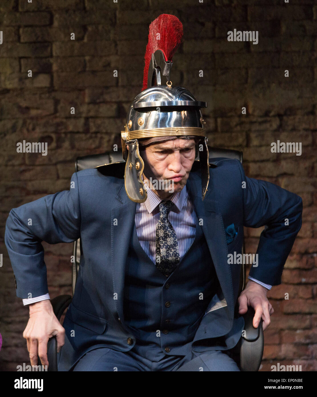 16/04/2015. London, England. Pictured: Greg Hicks as Editor Morris ...