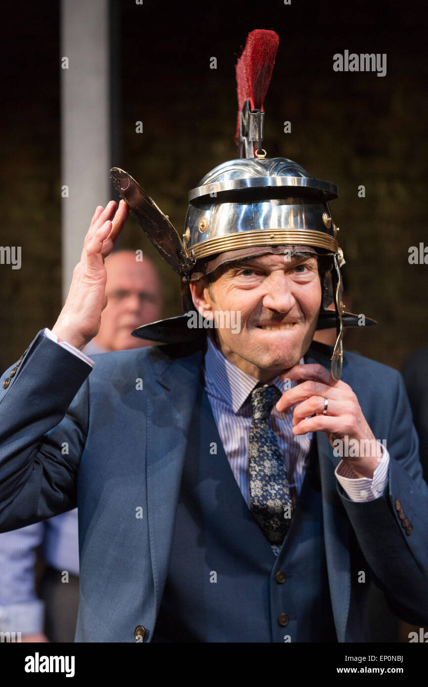 16/04/2015. London, England. Pictured: Greg Hicks as Editor Morris ...