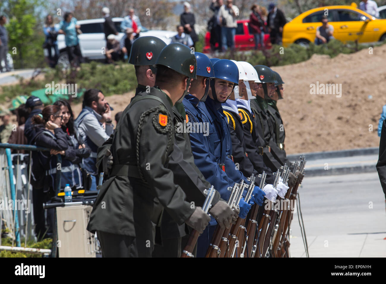 Turkish army honor guard soldiers hi-res stock photography and images ...