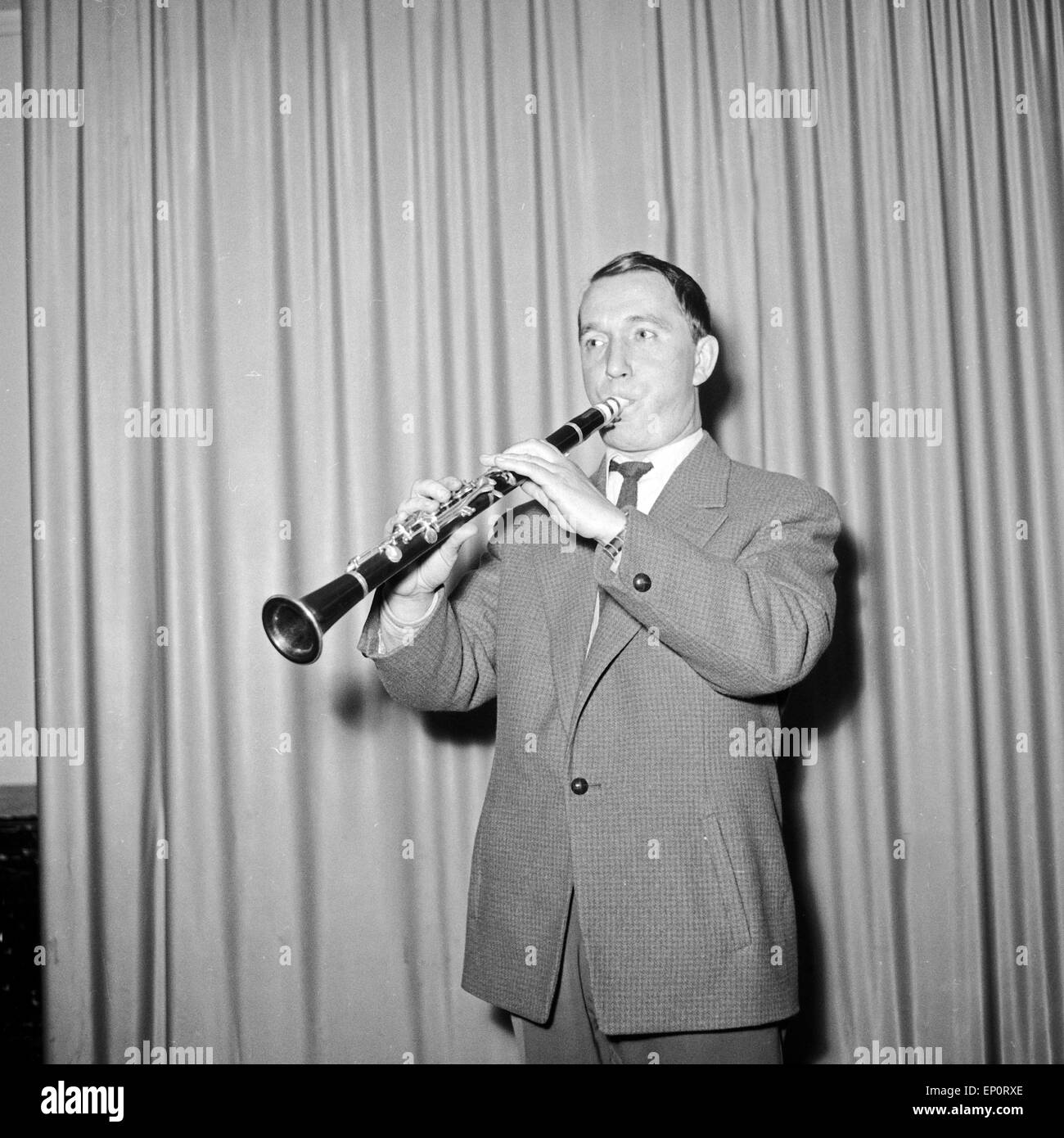 Klarinette spielen hi-res stock photography and images - Alamy