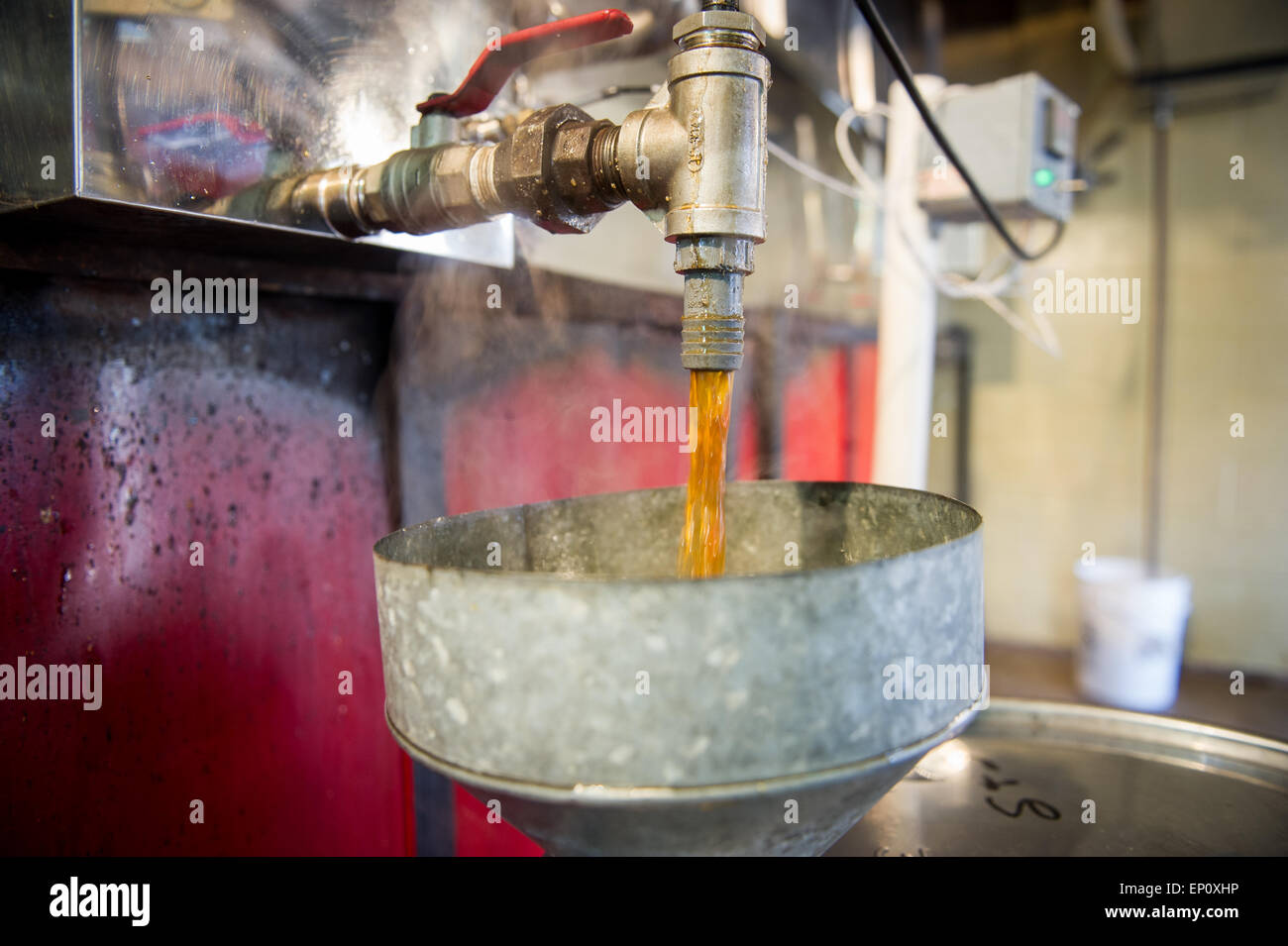 Making maple syrup hi-res stock photography and images - Alamy