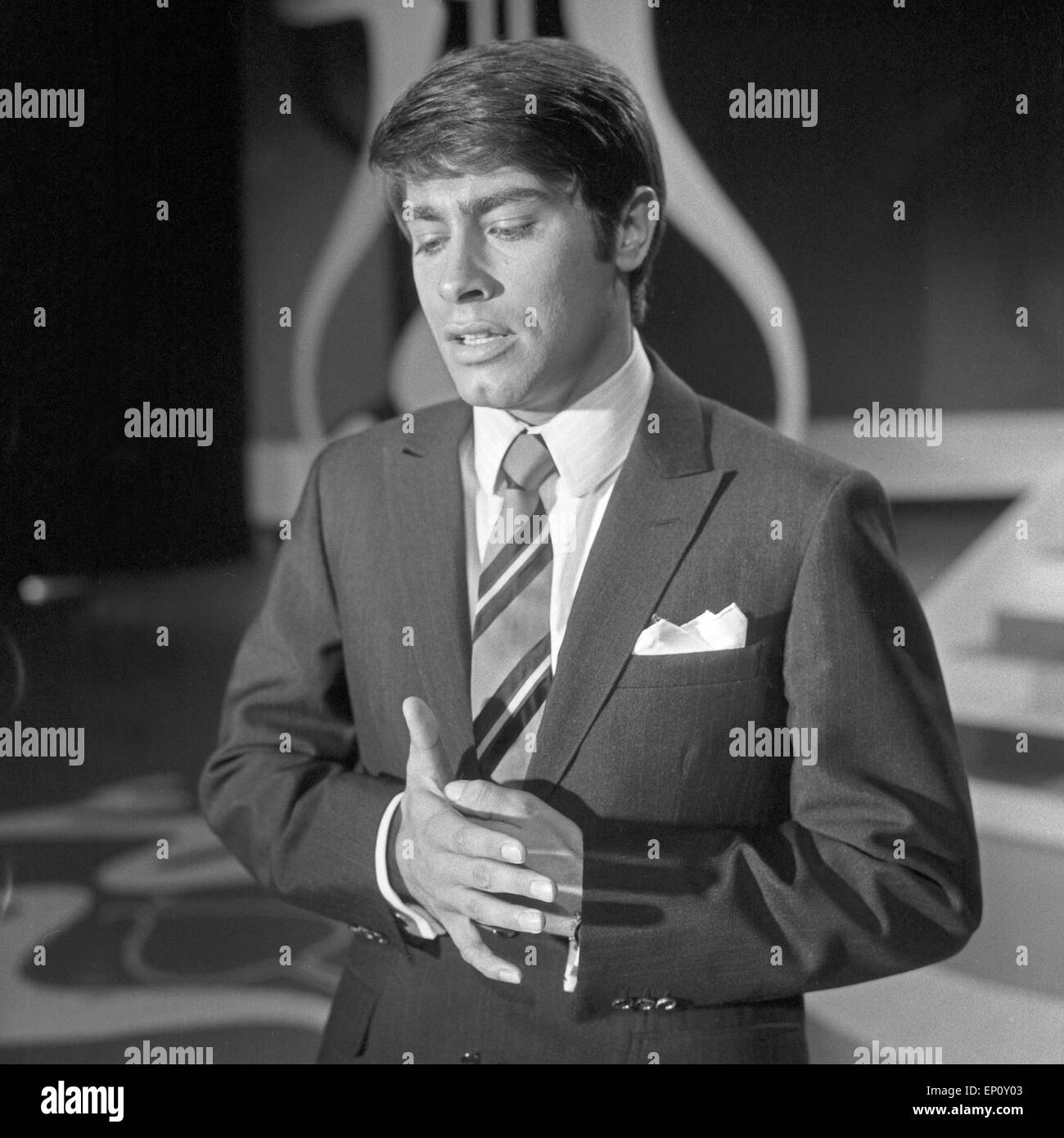 Deutscher Schlagersänger Roy Black bei einer Kameraprobe für eine ...