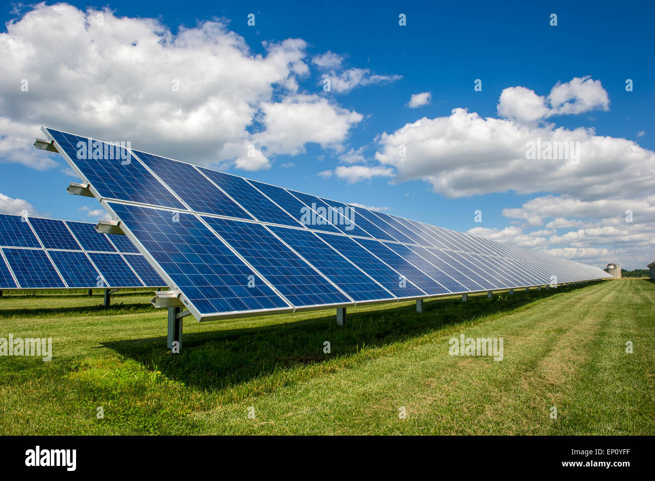Solar farm usa hi-res stock photography and images - Alamy