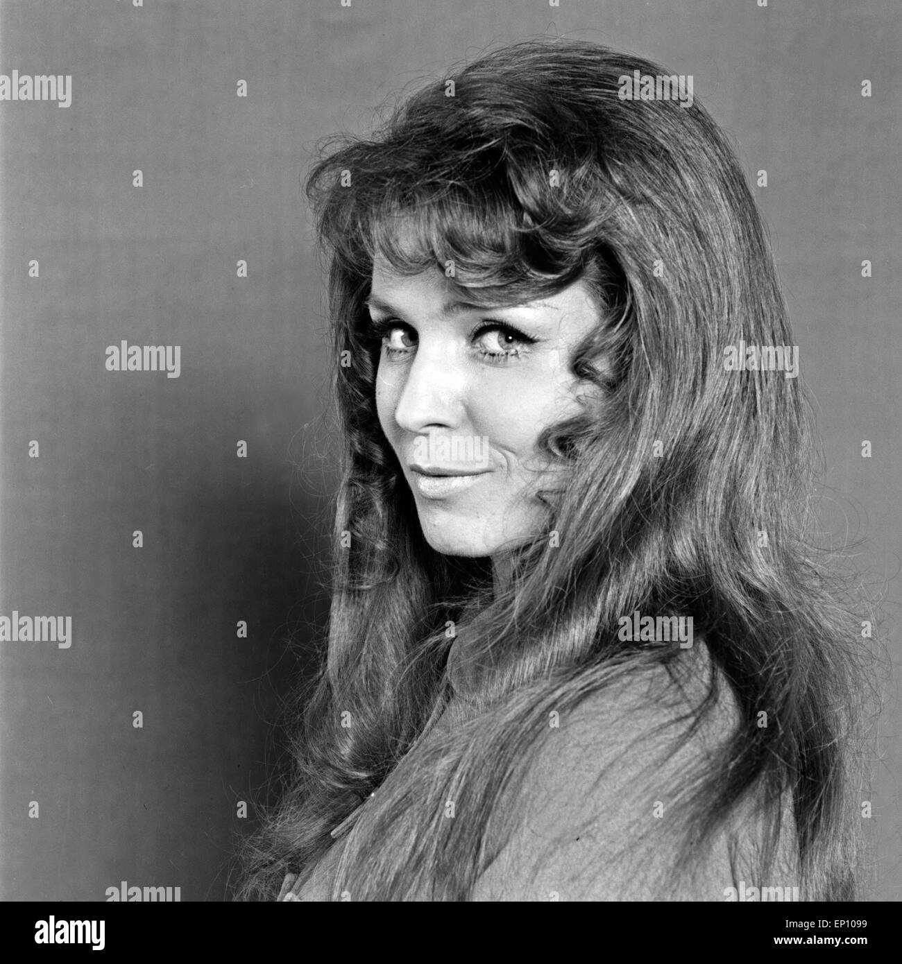 Deutsche Schlagersängerin Manuela, Hamburg 1960er Jahre. German ...