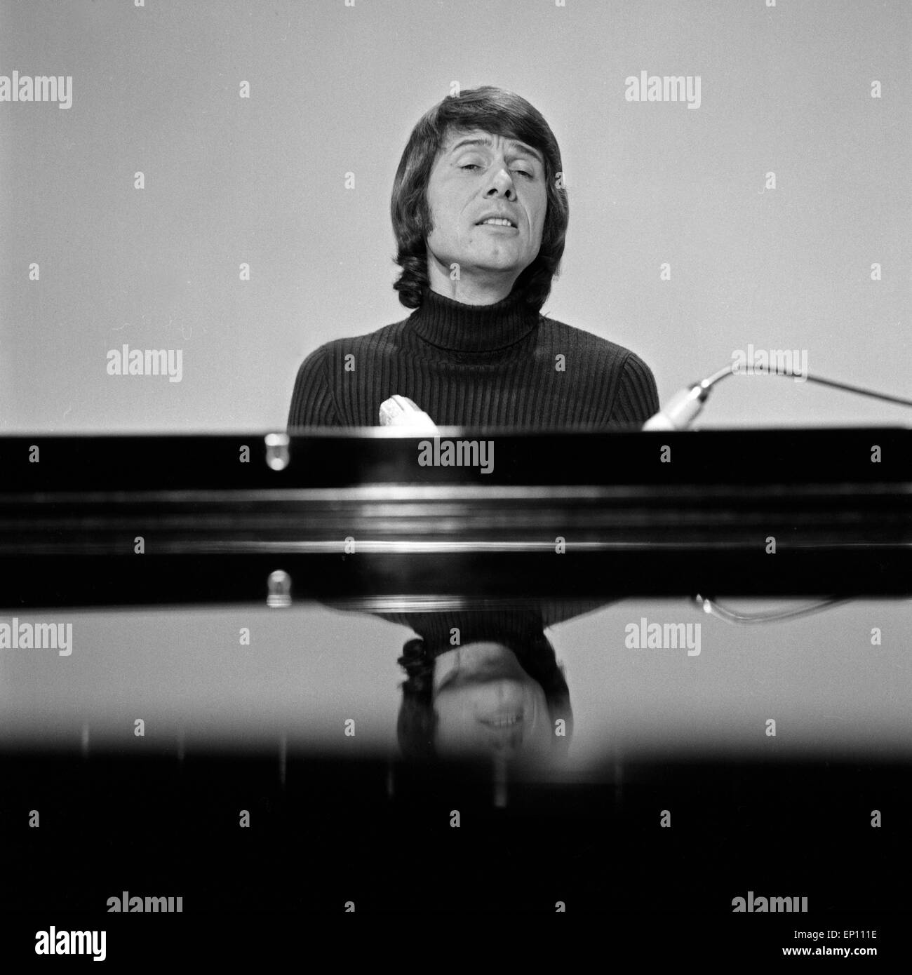 Deutscher Sänger Udo Jürgens, Hamburg 1970er Jahre. German singer Udo ...