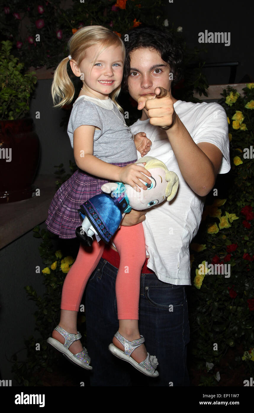 NBC's 'Parenthood' 100th episode celebration and cake-cutting ceremony ...