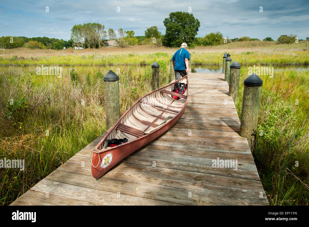 Native american canoe usa hi-res stock photography and images - Alamy