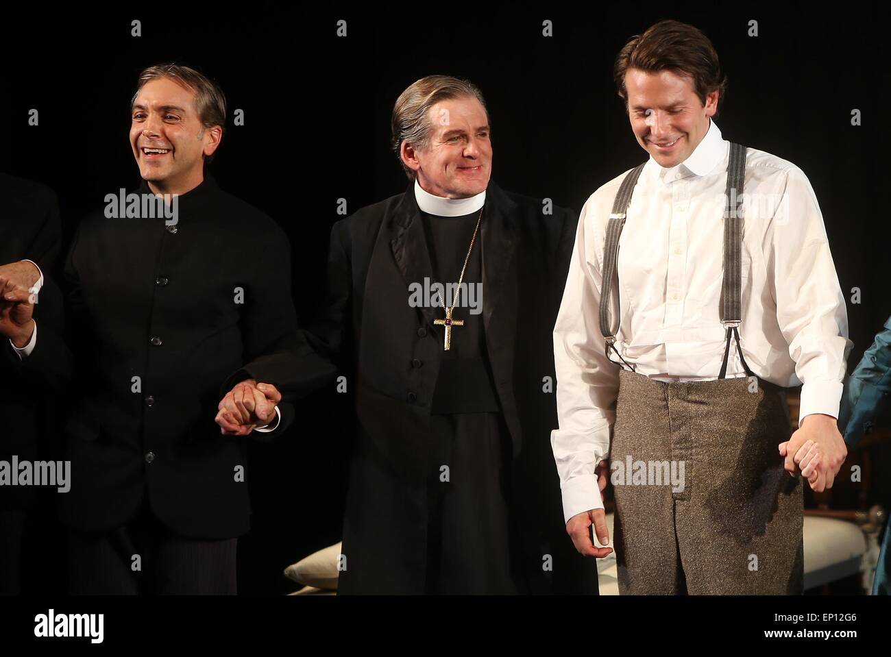 The first preview curtain call for Bradley Cooper in Broadway's The ...
