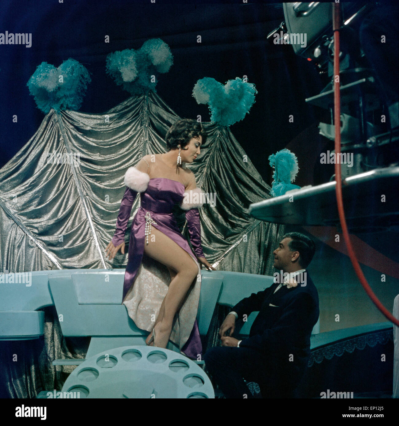 Deutschen Sänger Rita Paul und Bully Buhlan in der Musik Fernsehshow "Romanze in Tüll ...