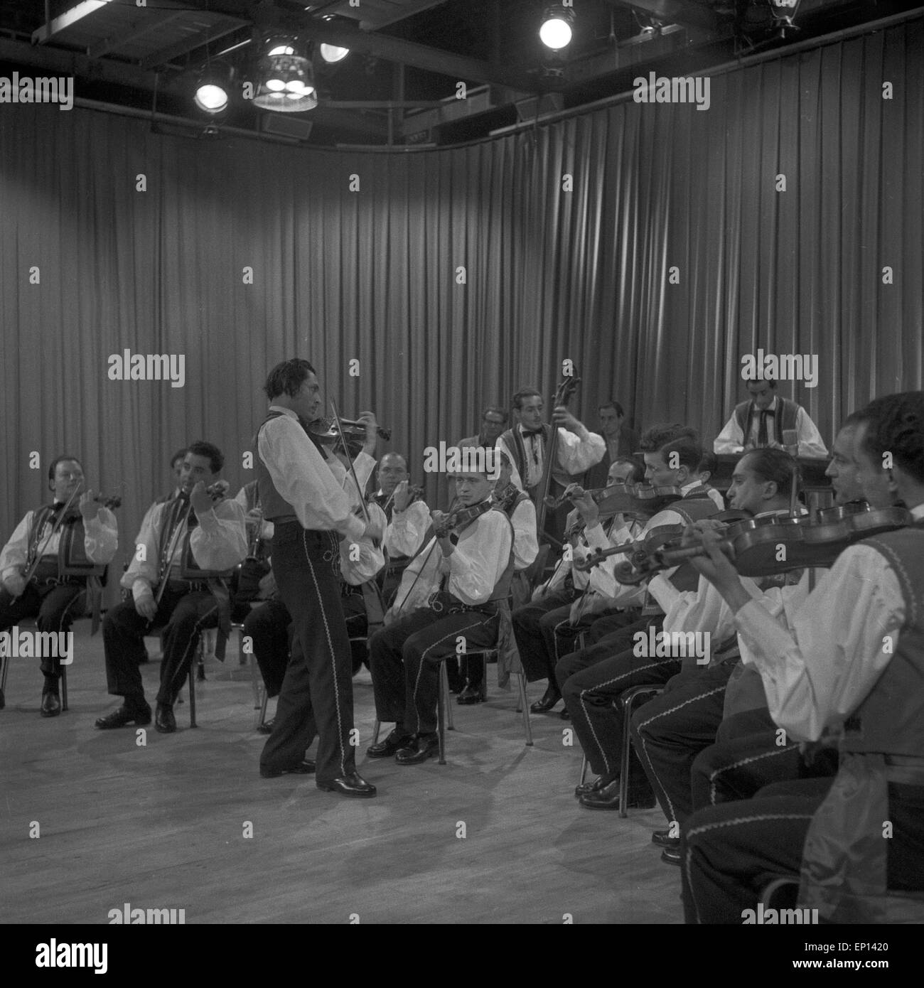 1950s men playing instruments hi-res stock photography and images - Alamy