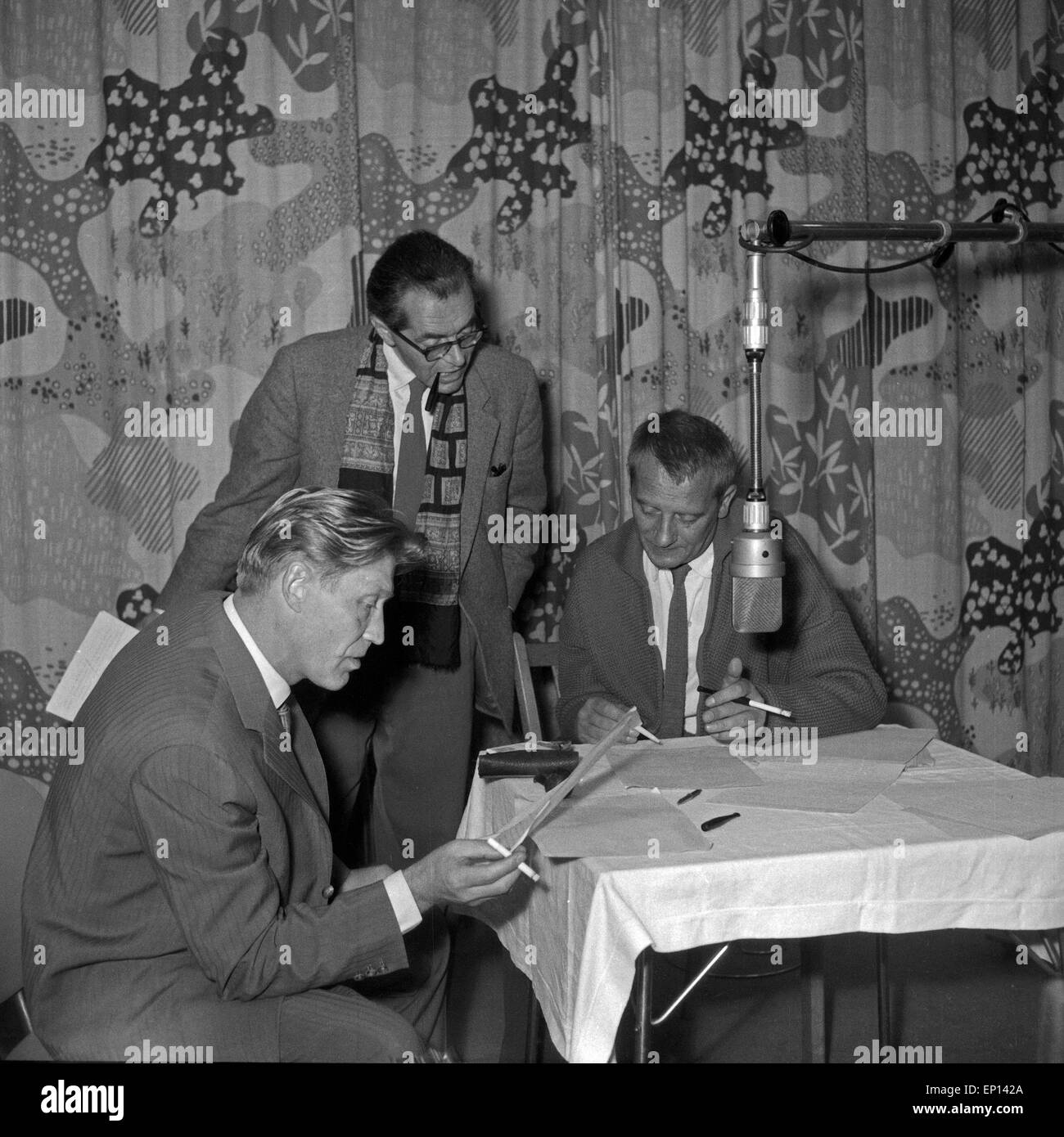Deutschen Schauspieler Richard Münch und Hans Christian Blech bei der ...