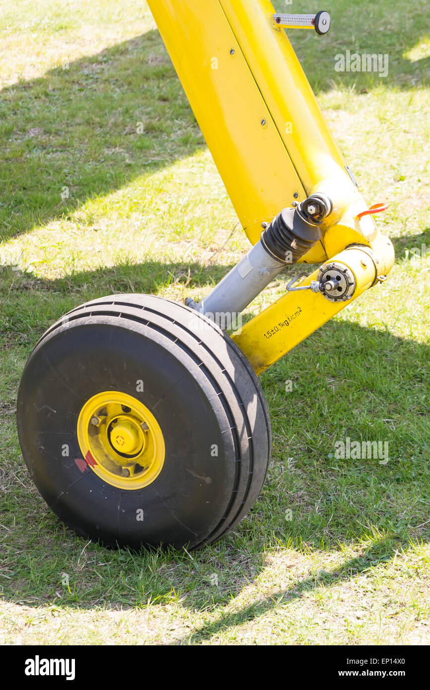 Aviation wheel hi-res stock photography and images - Alamy