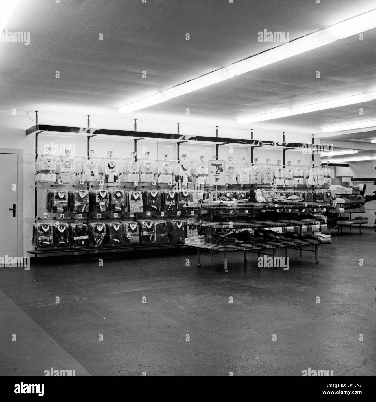 Drug store 1960s hi-res stock photography and images - Alamy