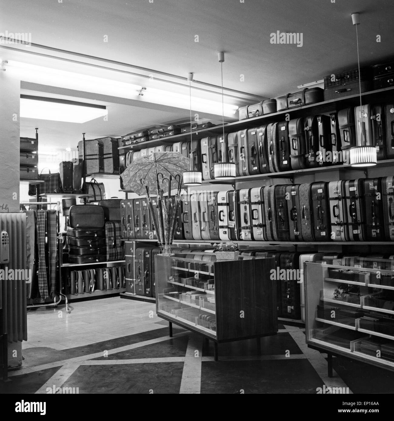 Drug store 1960s hi-res stock photography and images - Alamy