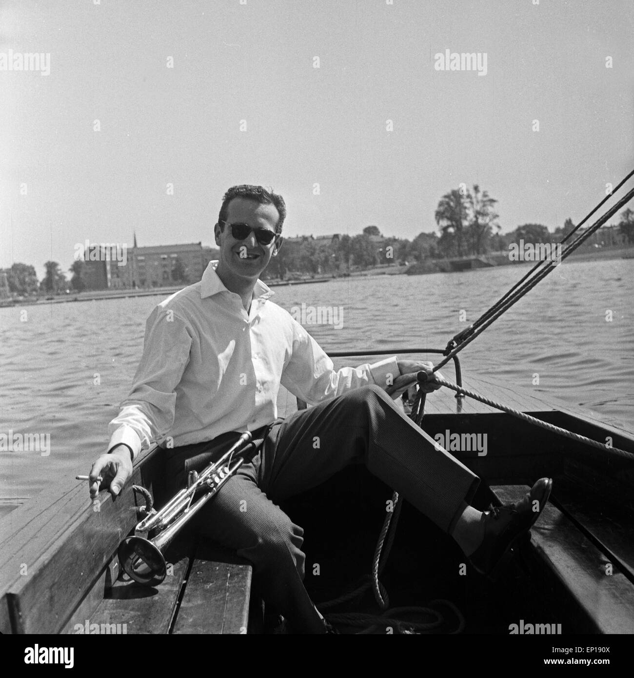 Der schweizer sänger und schauspieler hi-res stock photography and ...