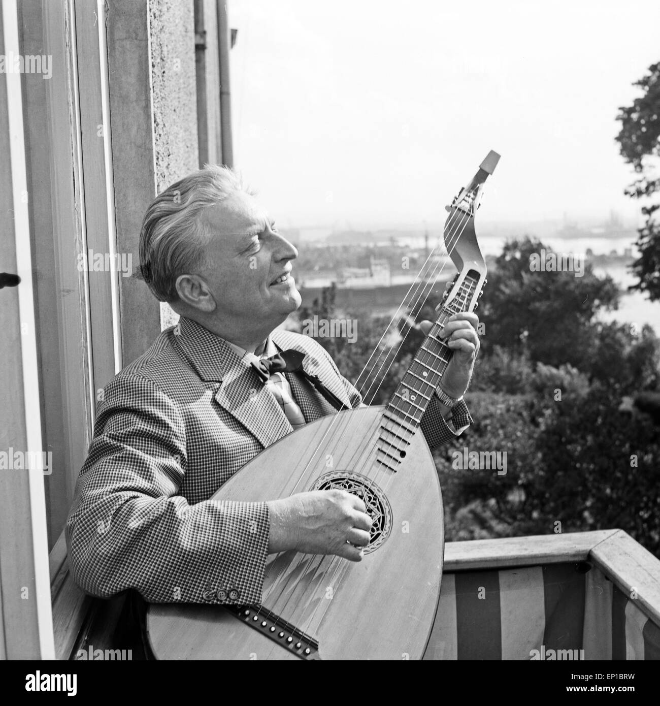 Deutscher Sänger, Lautenspieler und Komponist Richard Germer ...