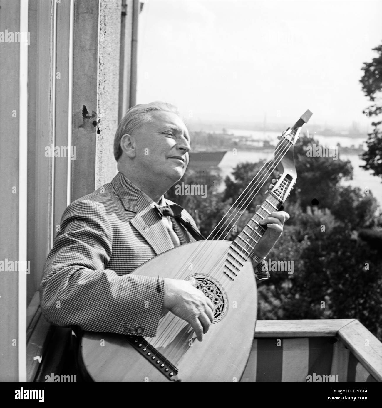 Deutscher Sänger, Lautenspieler und Komponist Richard Germer ...