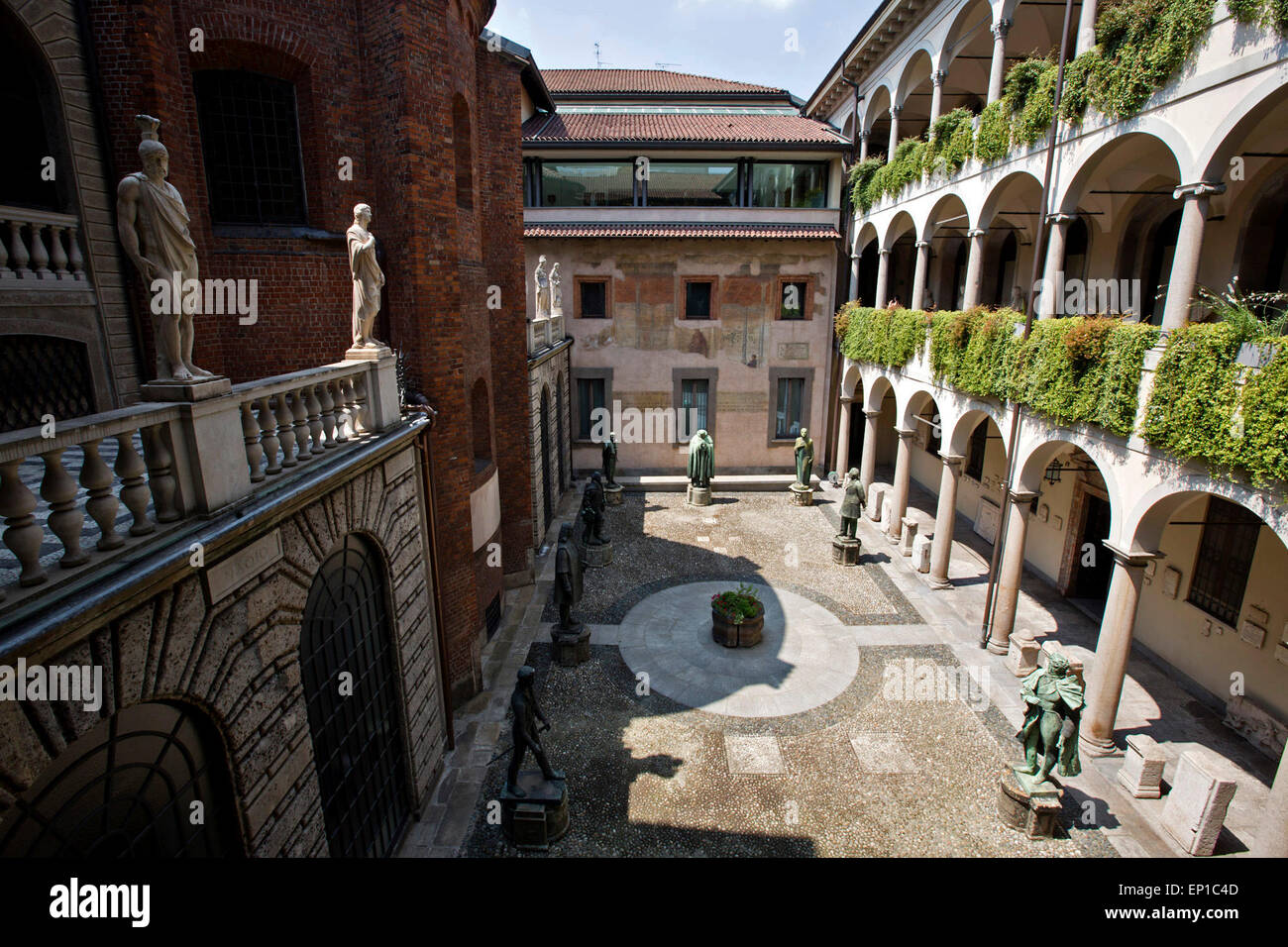 Ambrosiana library italy hi-res stock photography and images - Alamy
