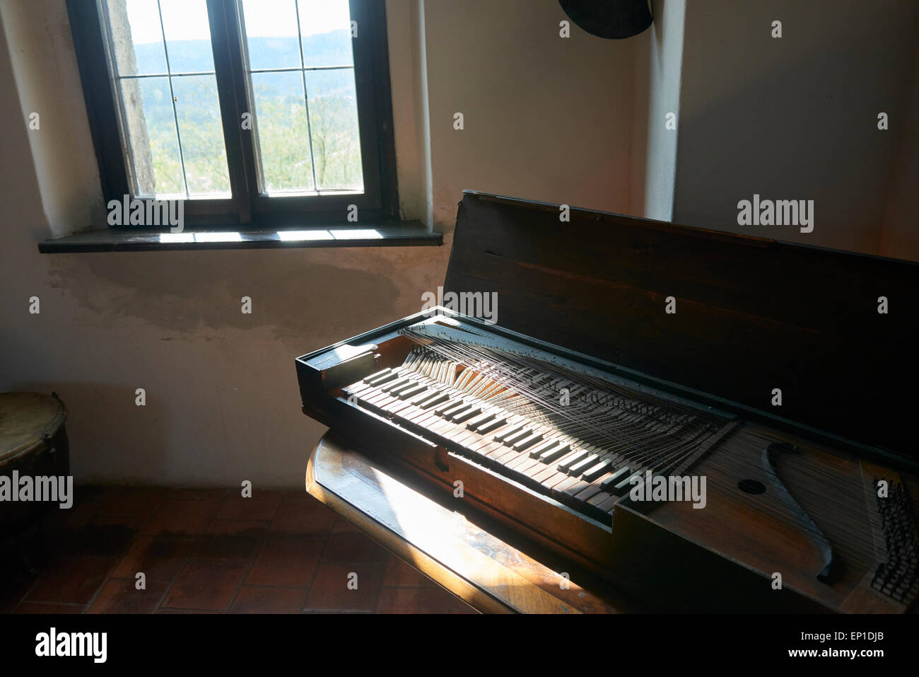 Clavichord hi-res stock photography and images - Alamy