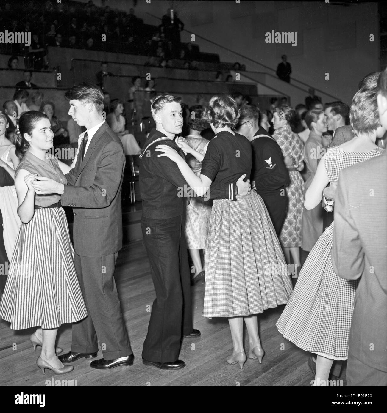 Petticoat 1950s Black and White Stock Photos & Images - Alamy