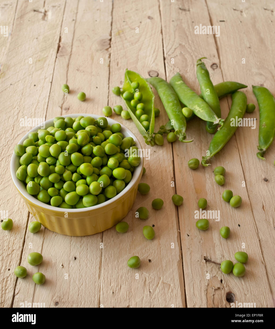 Peas pods hi-res stock photography and images - Alamy